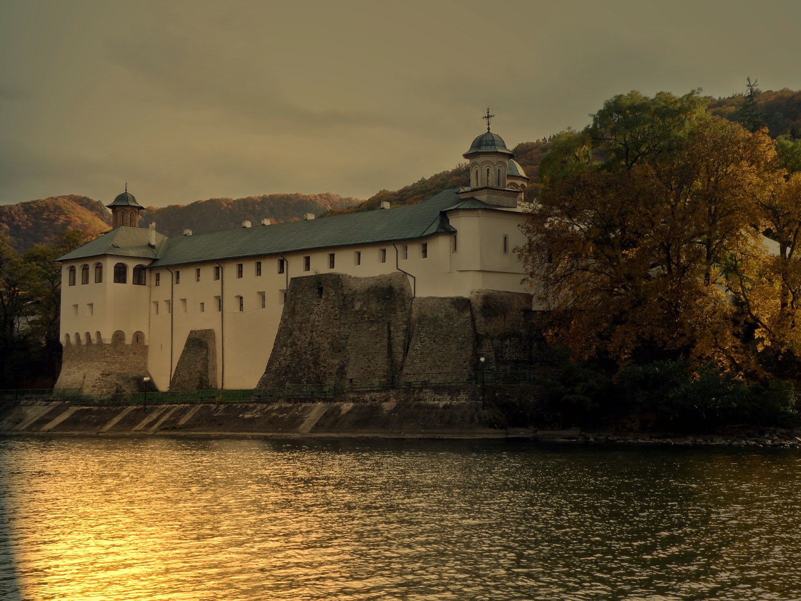 Ligia Rizea: Mănăstirea Cozia