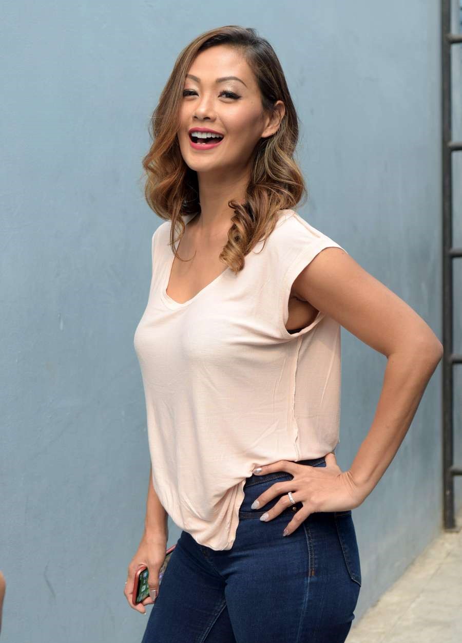 √ Biodata dan Profil Indah Kalalo - Halo Sehat