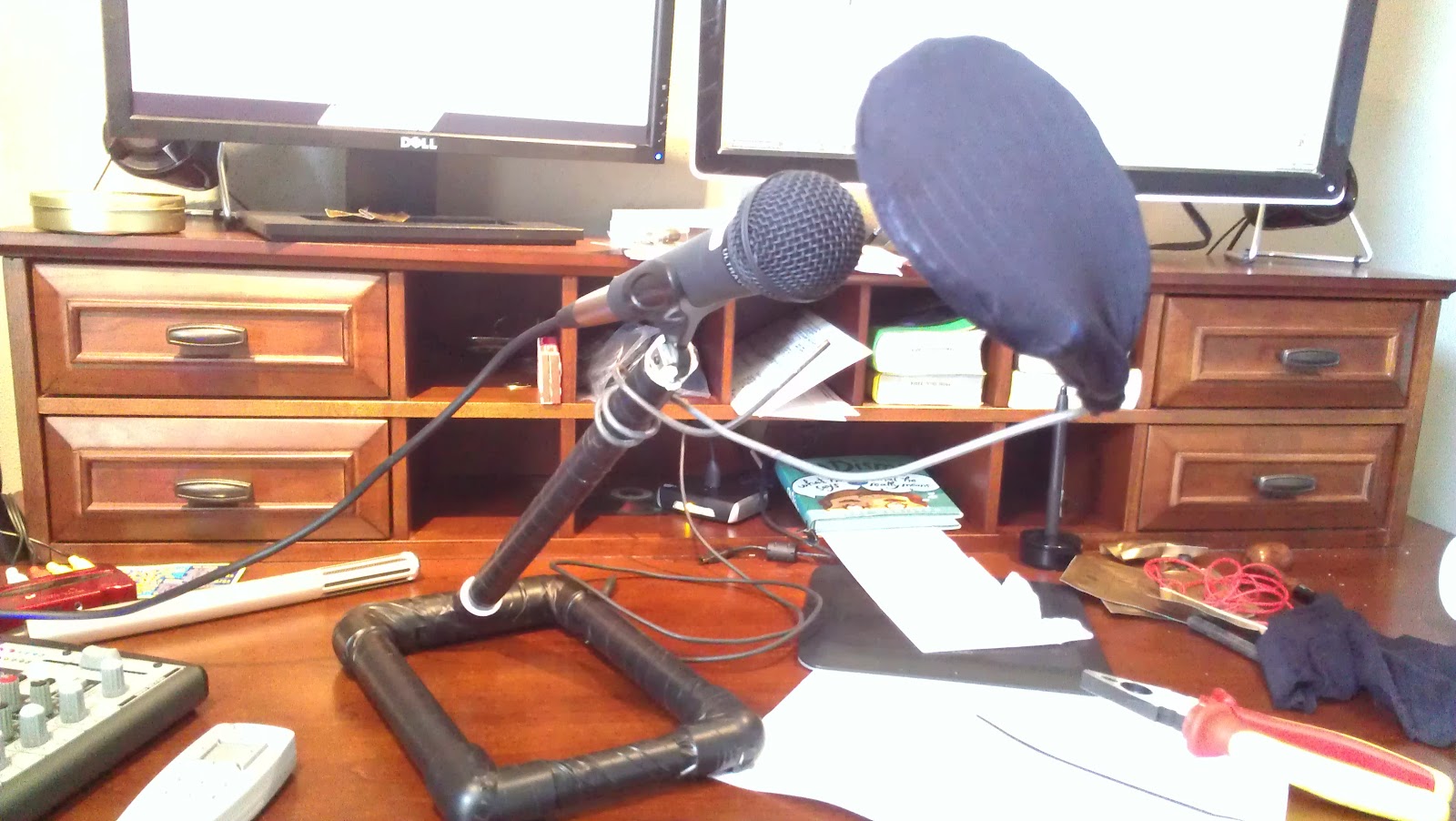 The Apathy Coalition: DIY Desktop Mic Stand and Pop Filter