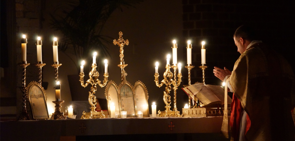 A Catholic Life: The Rorate Mass: A Dawn Mass Said Only By Candlelight