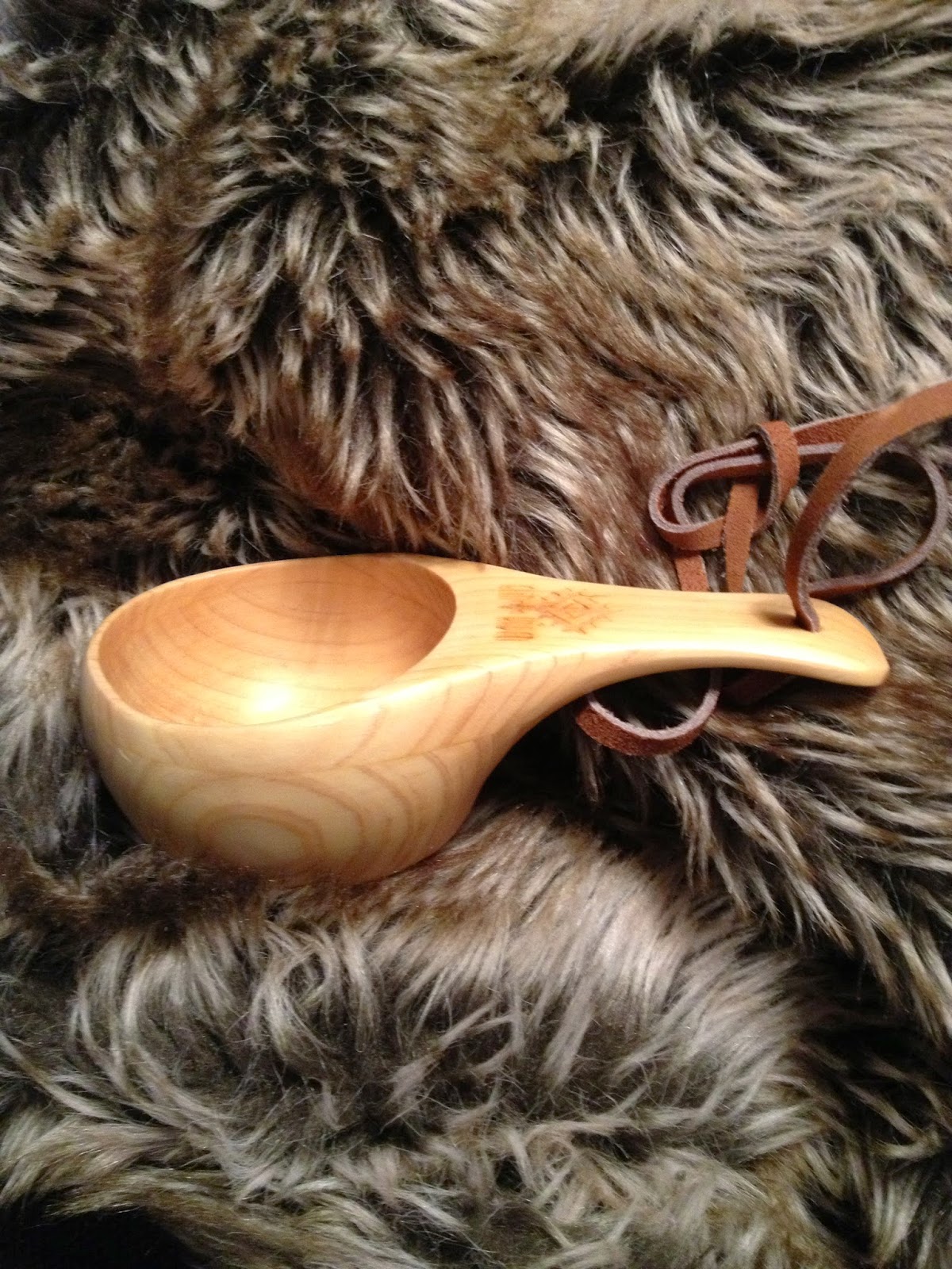 Elin Kåven : GOHPPU - GUKSI The sami traditional wooden cup.