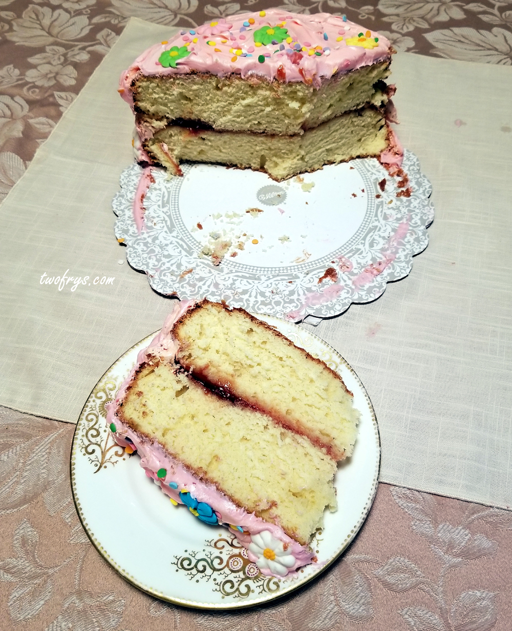 Two Frys: Dominican Cake