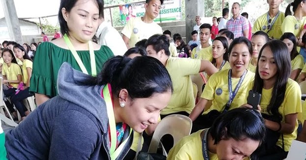 Rep. Villaraza-Suarez distributes P4K scholarship assistance to 361 ... Rep. Villaraza-Suarez distributes P4K scholarship assistance to 361 ...