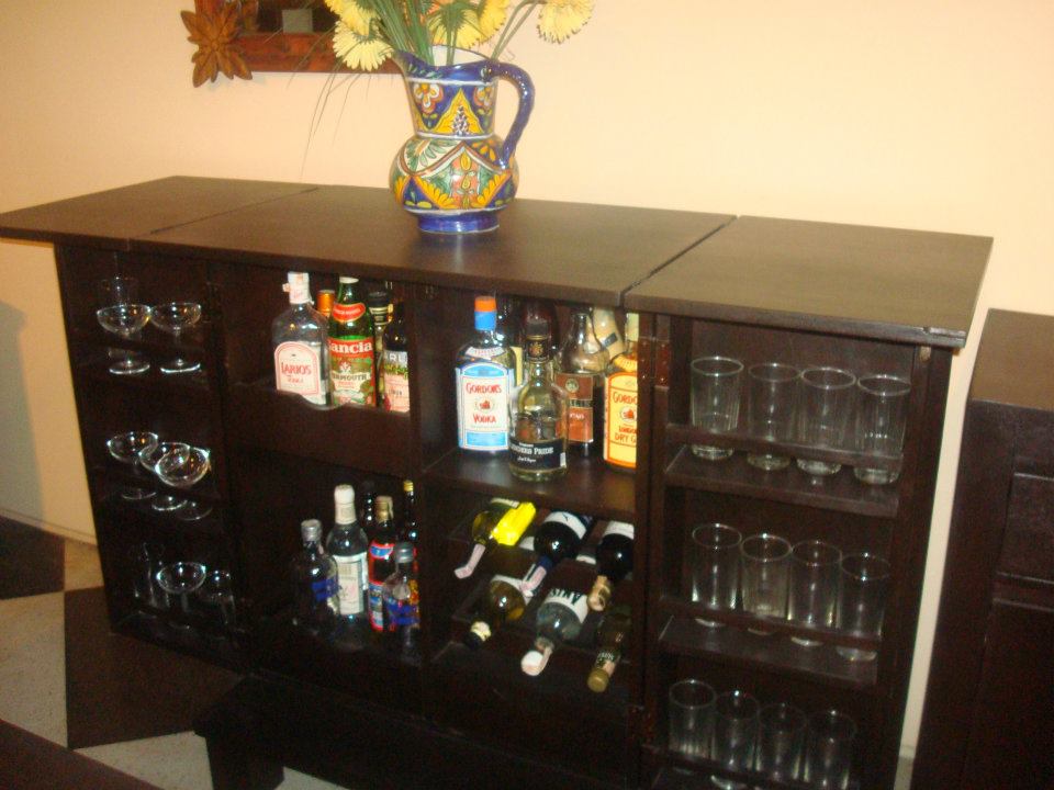 El Artesano del Mueble: Bares...