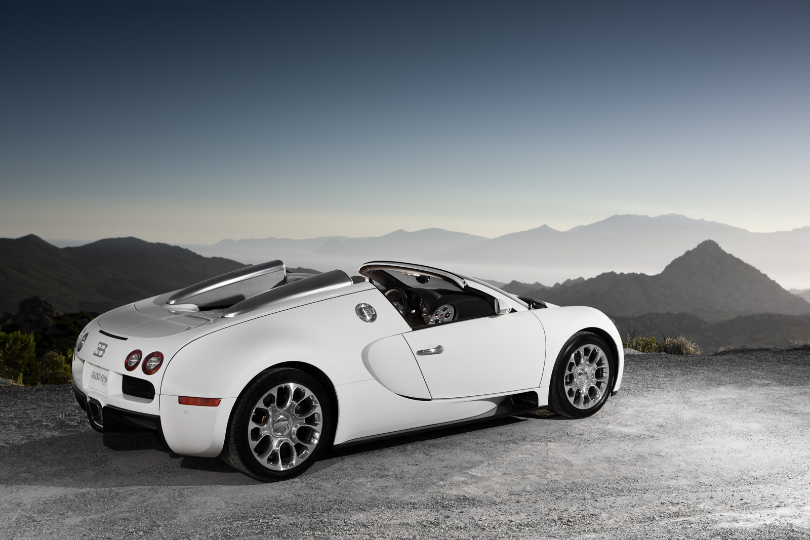 Bugatti Veyron Grand Sport Vitesse Convertible - wallpaper world