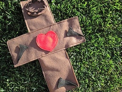 Lu Bird Baby: Teaching my kids about the cross...