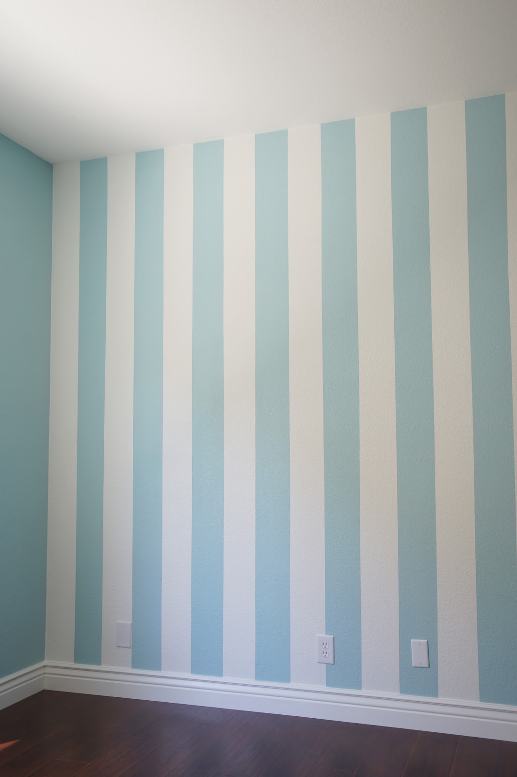 Lo, Ray, & Me: How to- Paint Perfect Stripes