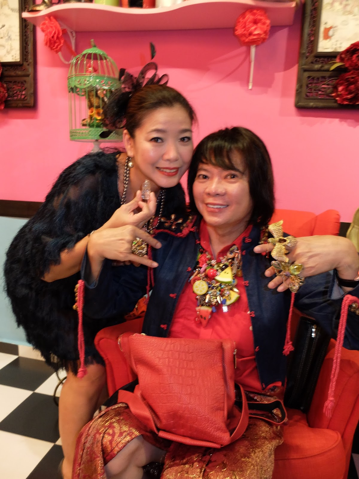 Kee Hua Chee Live!: PART 1---SUSAN LOW OF FOXXYTONG CAFE AT USJ 10 ...