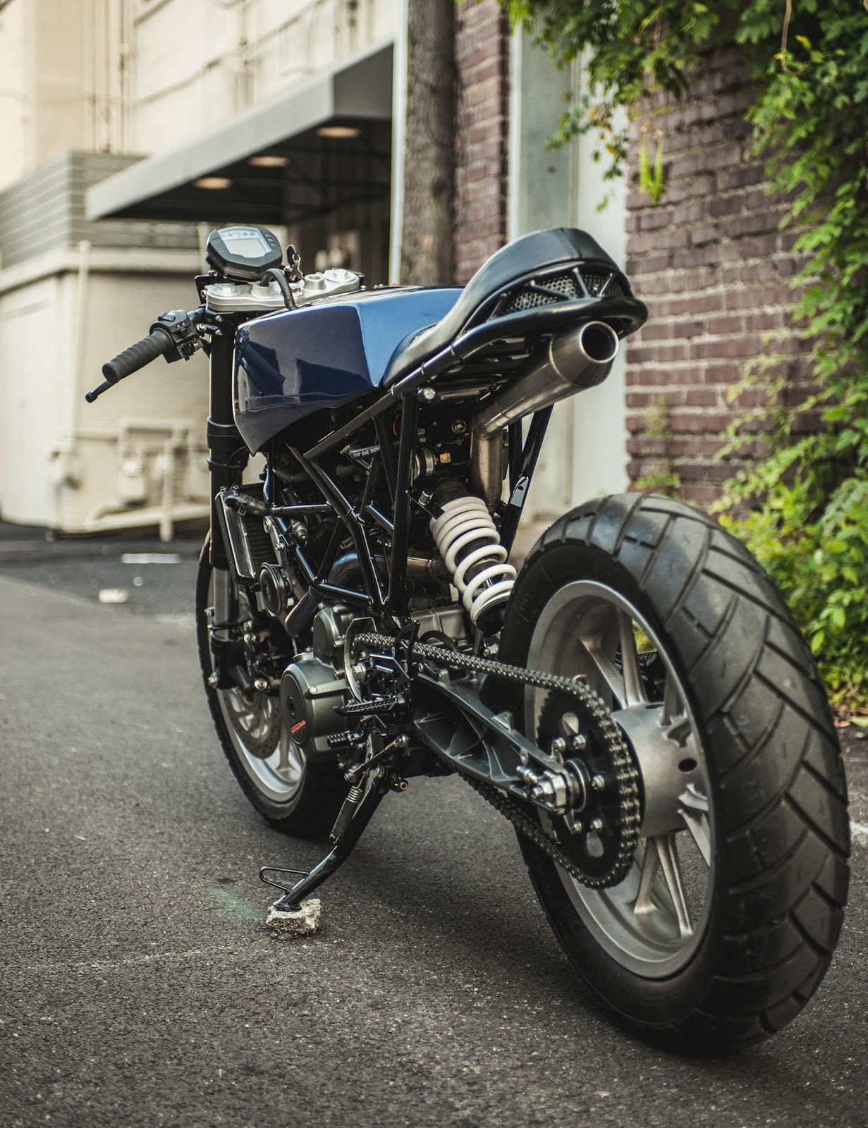 Angular / One-Up Moto garage