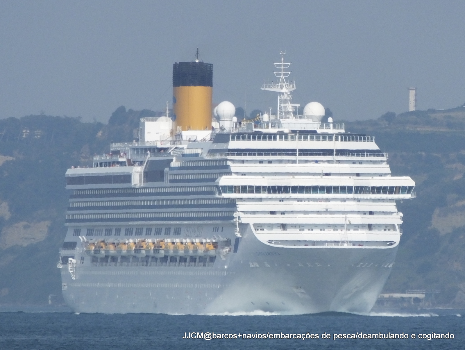 BARCOS+NAVIOS: COSTA PACIFICA