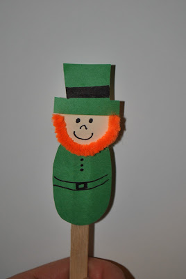 The Iowa Farmer's Wife: Leprechaun Stick Puppet