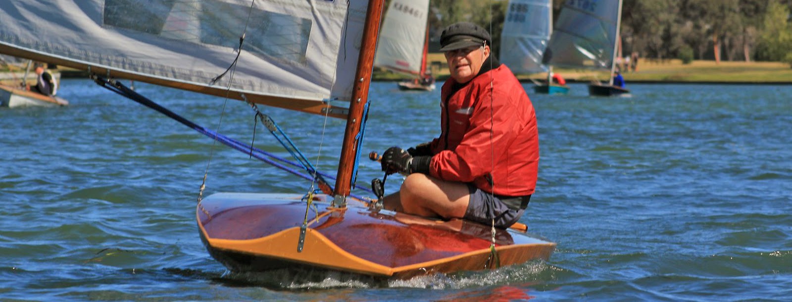 Earwigoagin: Scow Moth Rendezvous: Albert Park Lake