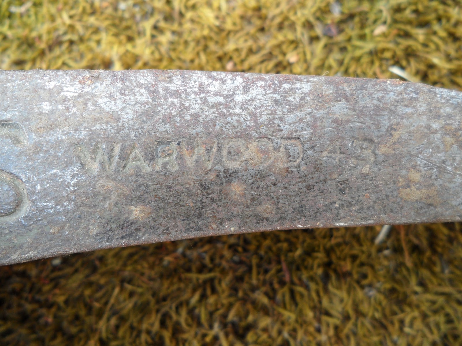 Four Bees: US M-1910 Pick-Mattock, WW2 Issued, Warwood 1943, M1910