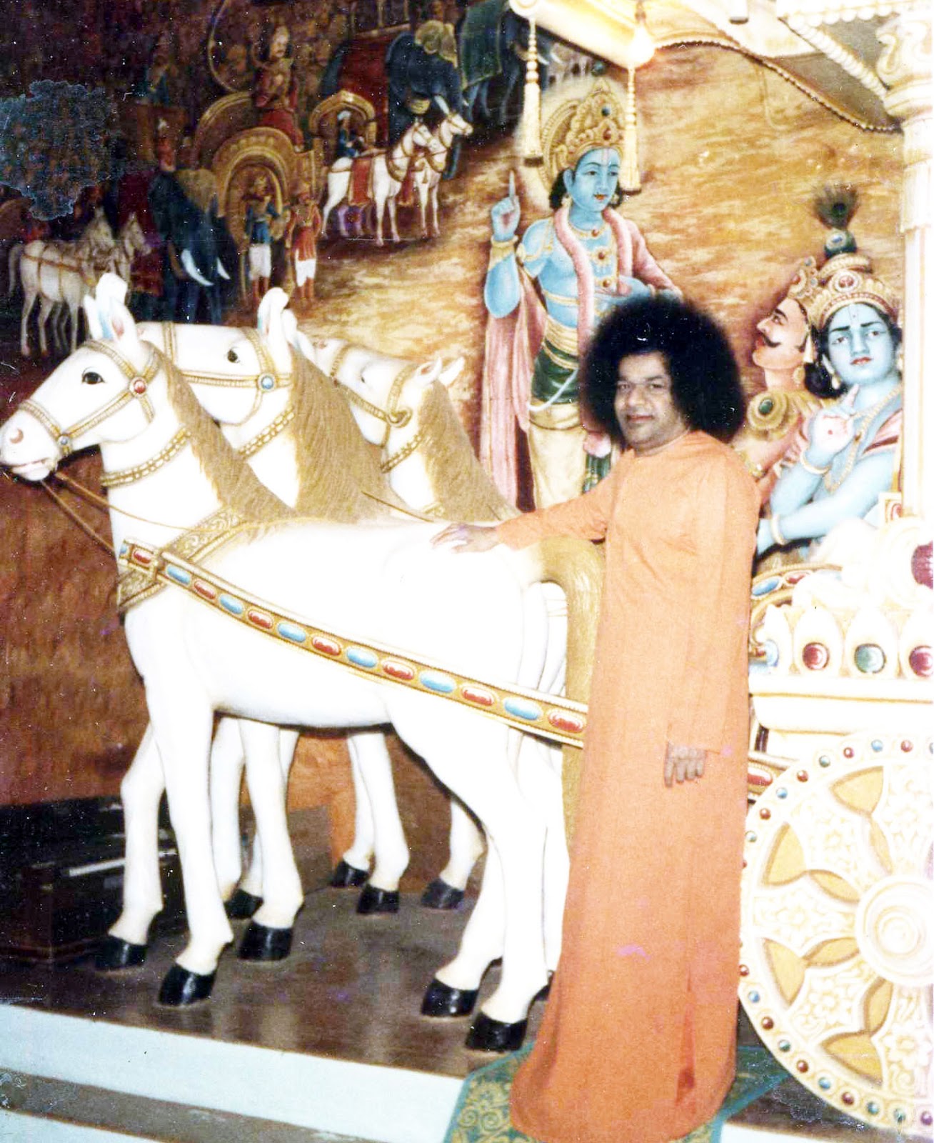 Sathya Sai with Students: That Son Of Nanda Has Come Again - Ananda ...