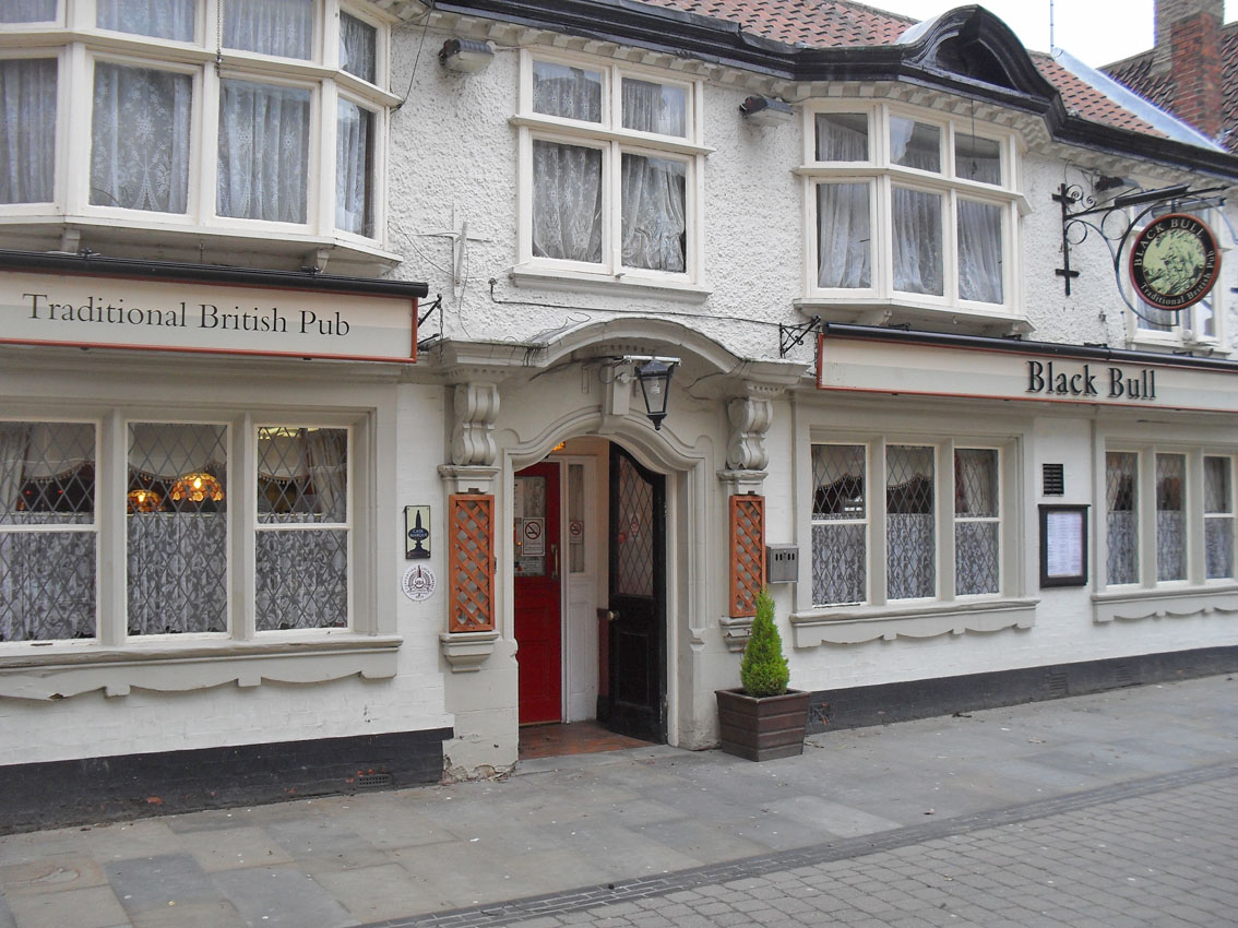 Nigel Fisher's Brigg Blog: MEN AT THE BAR OF THE BLACK BULL PUB IN ...