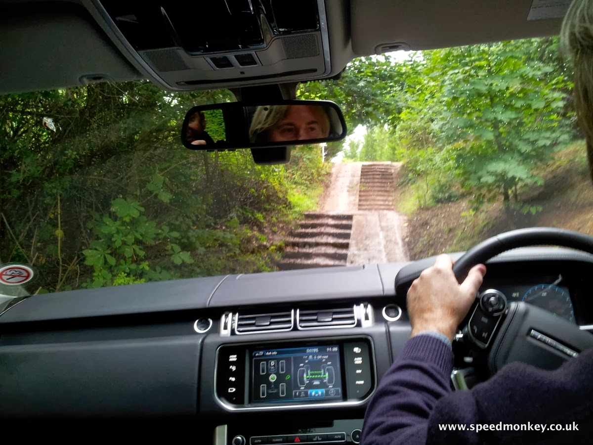 Speedmonkey: Let's Off Road! Serious off-roading in a Range Rover Sport