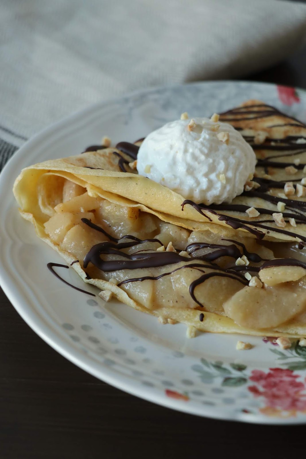 The Cook Time: Crêpes aux poires, chocolat et chantilly