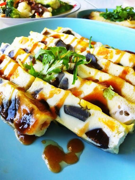 Culinary Kitchenette: Steamed Triple Eggs by Rontree Chan