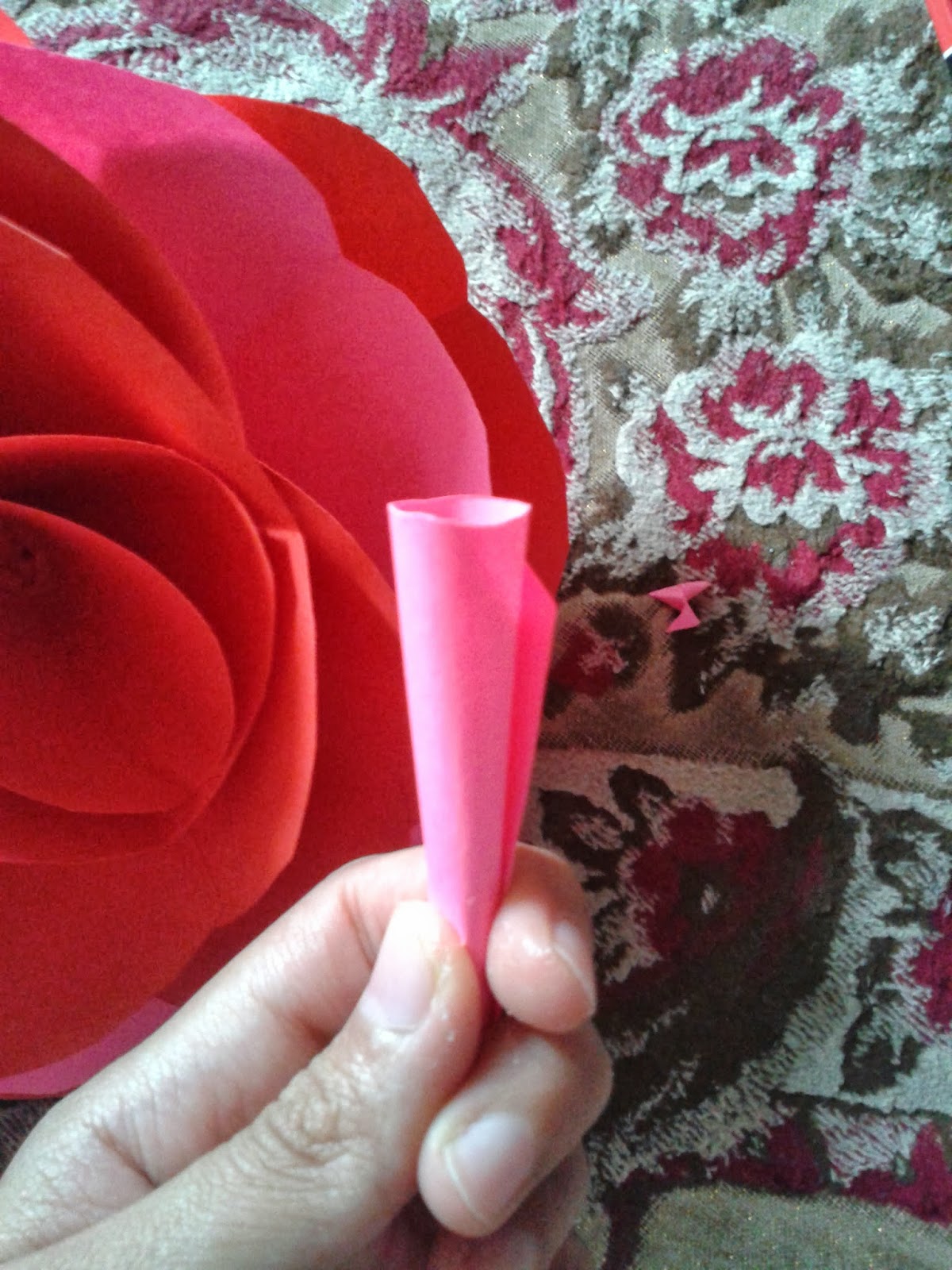 Cik Pepatung: DIY: Bunga ros besar mudah (Rose Foam)