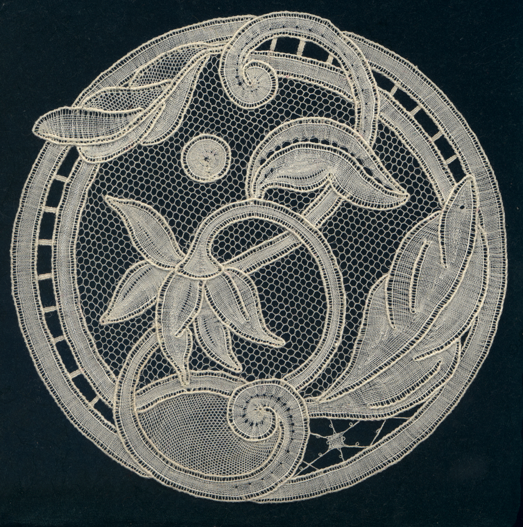 blog DD: I’m all about the lace today,