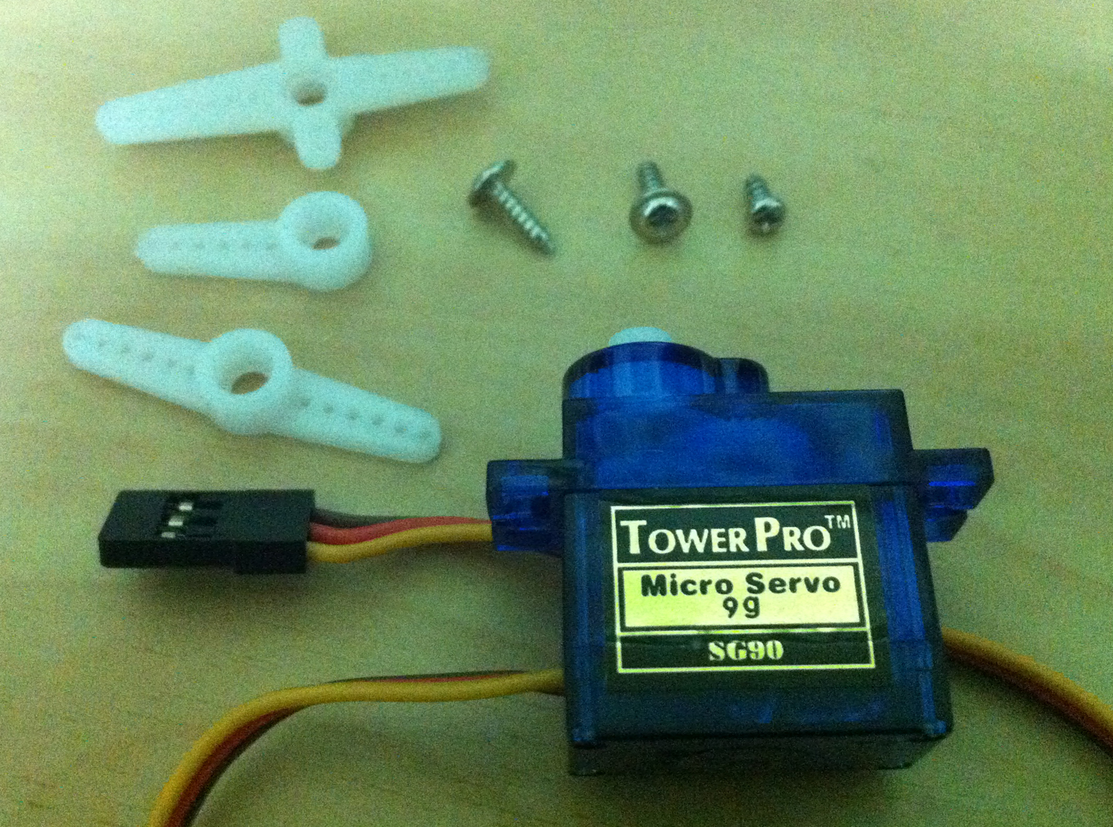 葉難: Arduino練習：伺服馬達以Tower Pro SG90為例