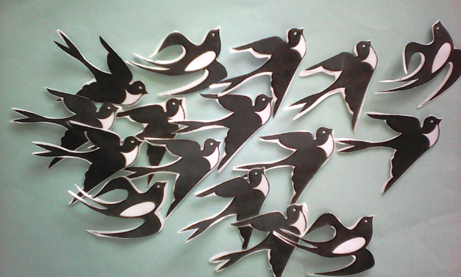 Lumea lui Scolarel...: Decor de primăvară: Rândunele în zbor