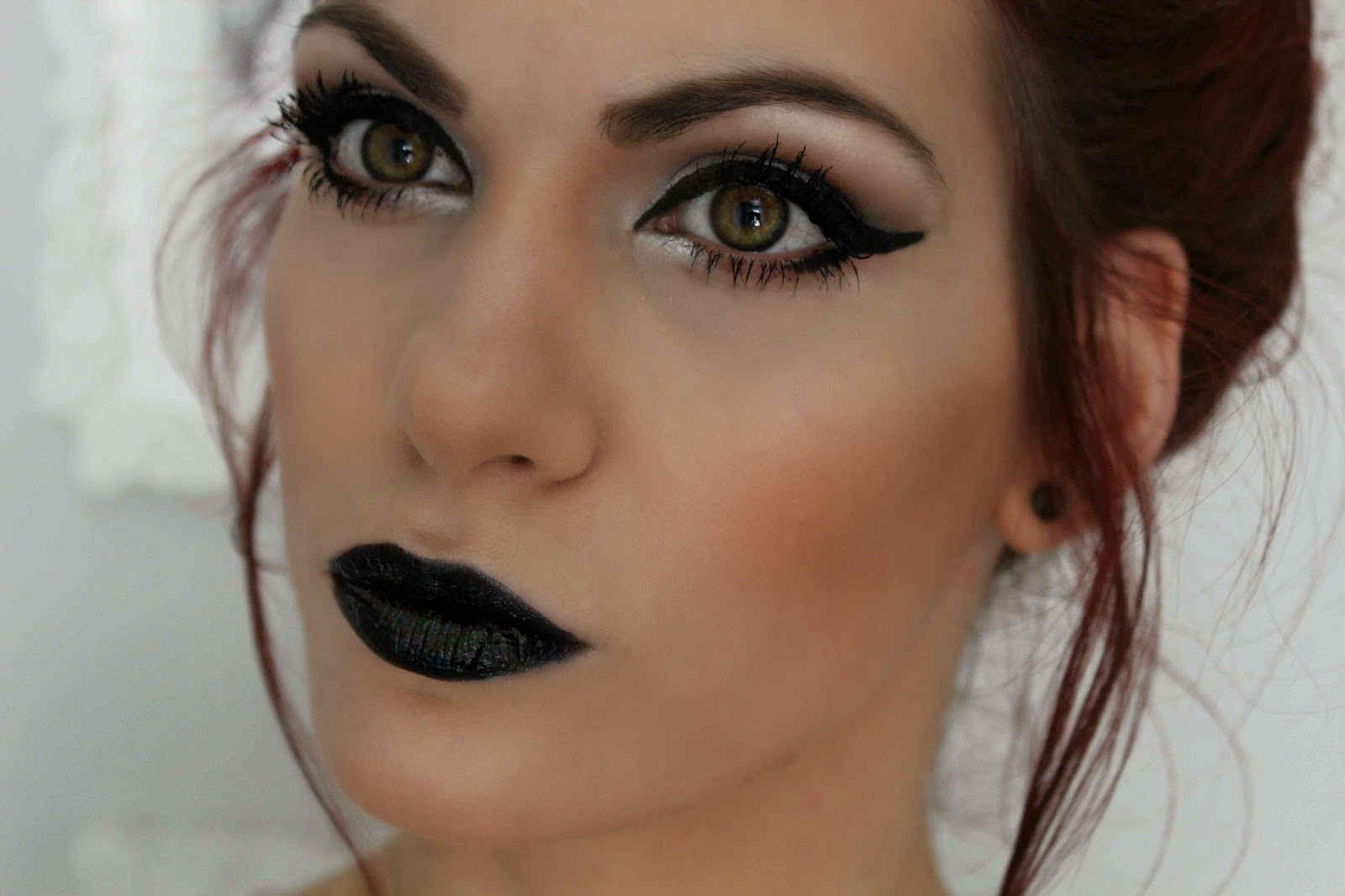 Make Revolution : Quarta do batom - Amor em forma de Batom Preto