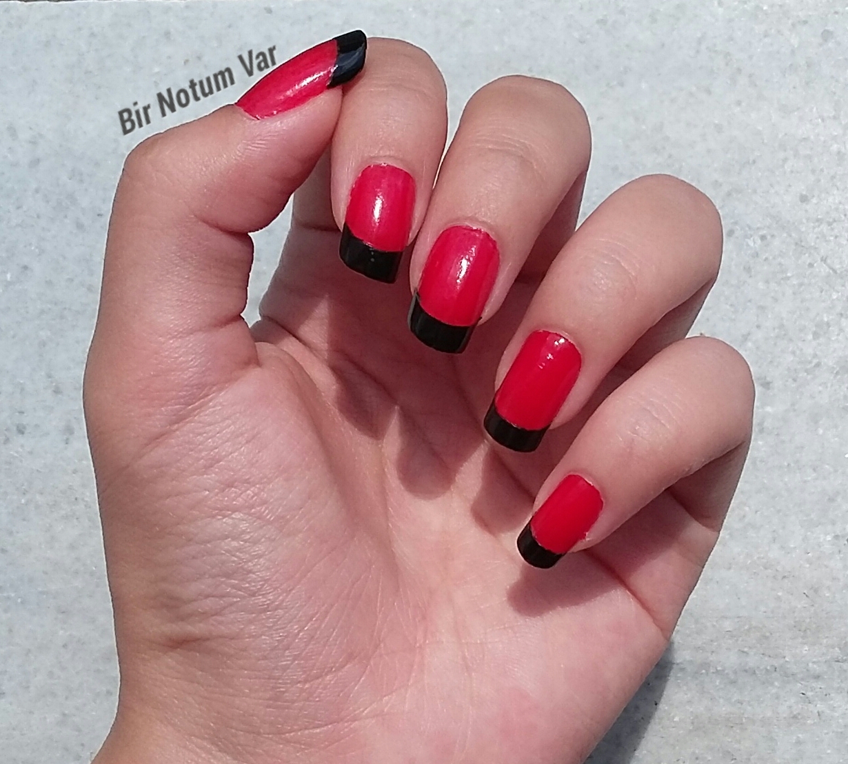 Bir Notum Var: Renkli French Nasıl Yapılır? Kırmızı Siyah French Yapımı