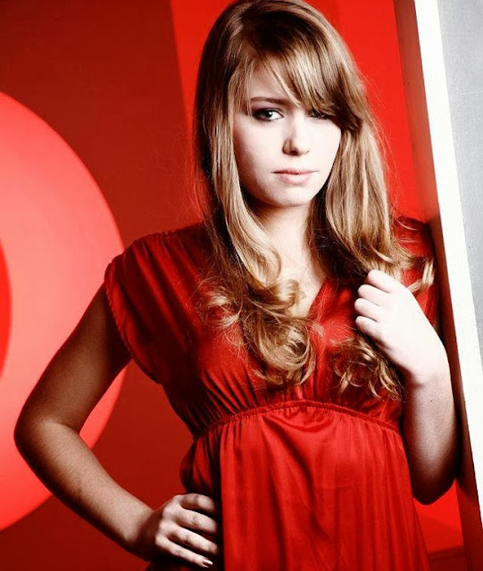 Jacqui Beck Learns She Was Born With No Vagina- British Teen Born With ...