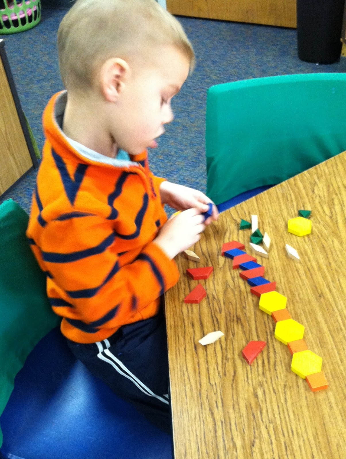 Kindergarten is a Hoot!: Patterns, Patterns, Everywhere!