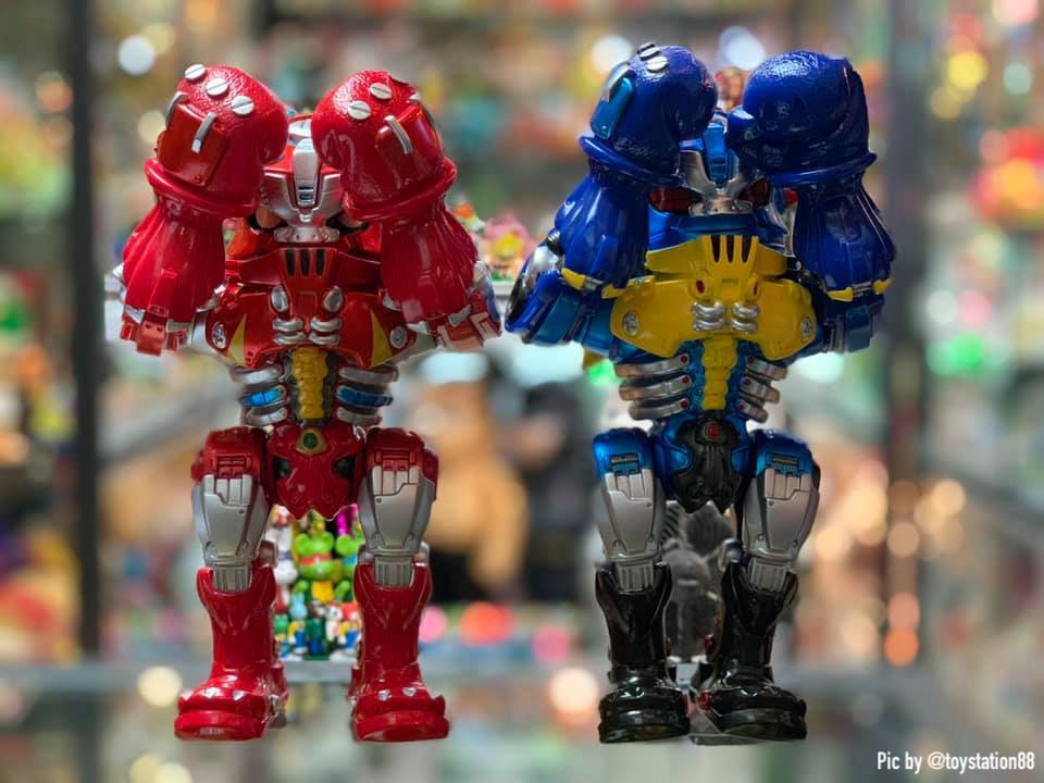 ROBOPUNCH MECH BOXER: Red Jet vs Blue Motor by MechNoiz Toys X Micbraining