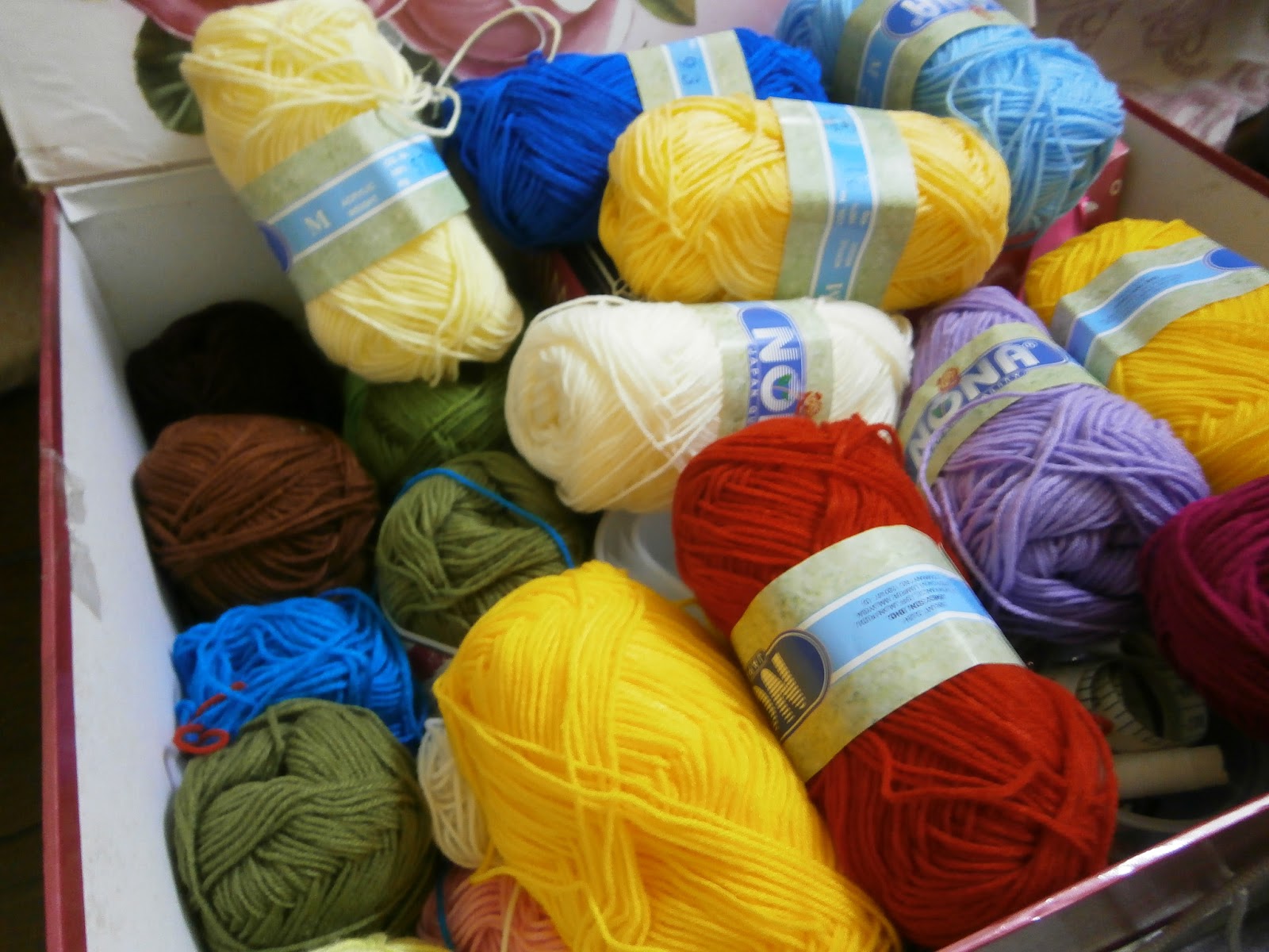 Nikki Ada Abdullah: Crochet Time: Peralatan Basic Mengait