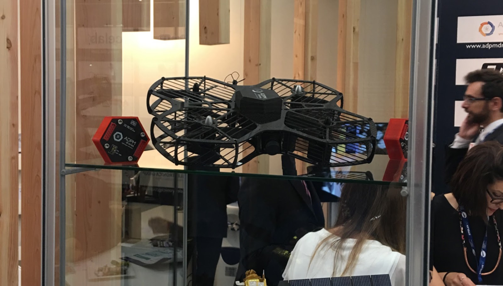 ADPM Drones mostra i suoi nuovi droni da 300 grammi al Paris Air Show 2017 | Quadricottero News