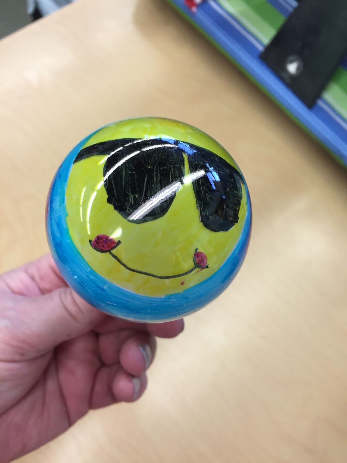 I Heart Art: Sharpie Light Bulb Designs