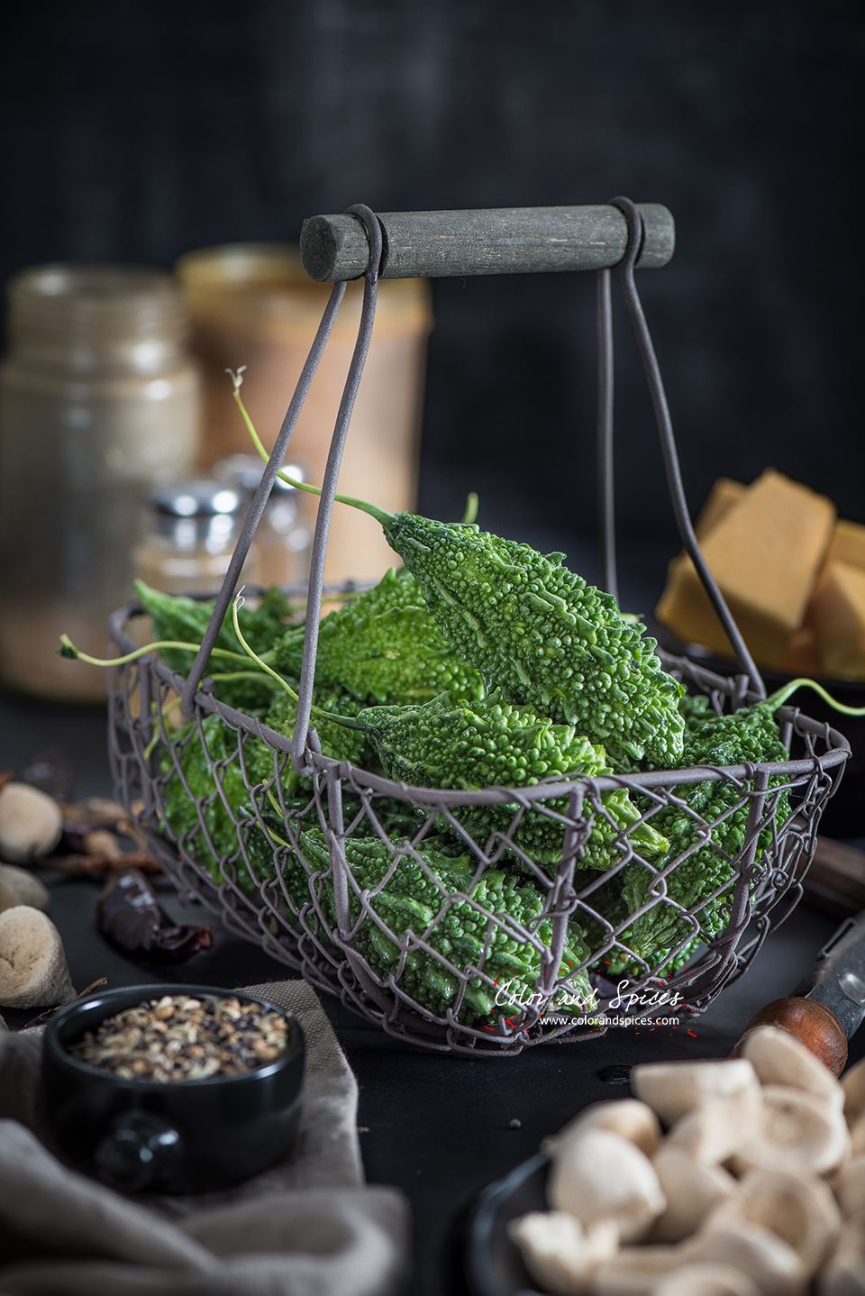 Color and Spices: Uchche chochori...