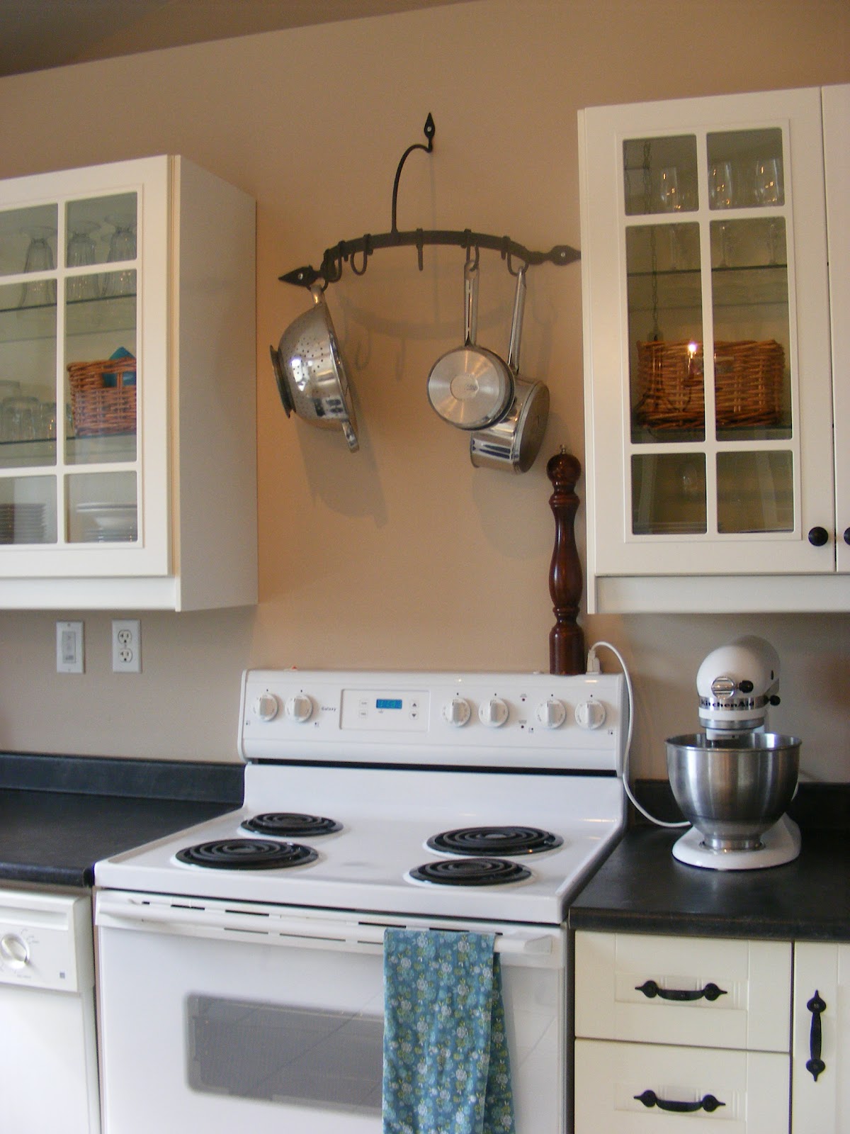 Staging A Kitchen Table at Carole Alden blog