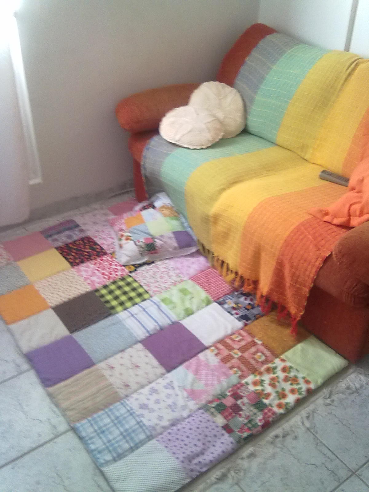 Unindo Trapinhos....e fazendo arte.......: Tapete de patchwork