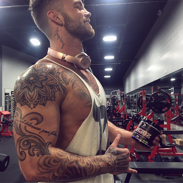 DUSTIN MCNEER: 54 IMÁGENES QUE NOS REGALÓ EN OCTUBRE