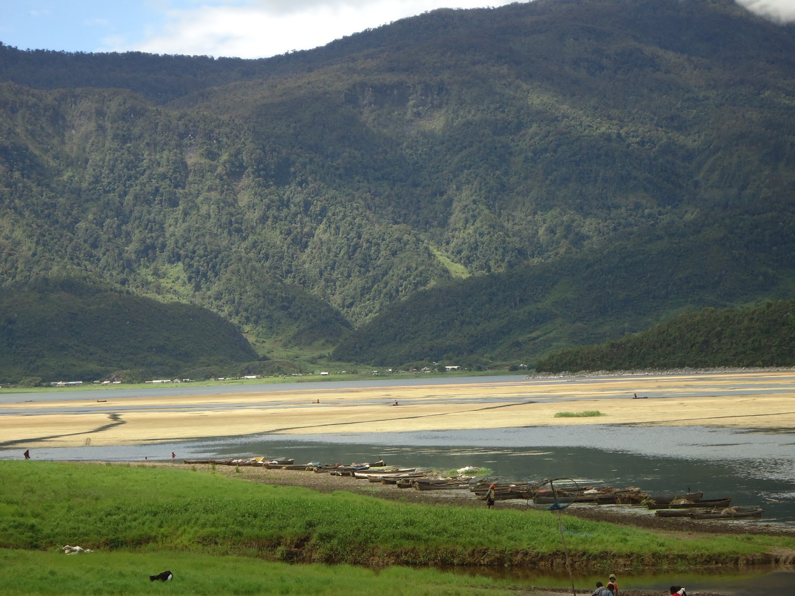 PROFILE KEBUDAYAAN & PARIWISATA KAB DEIYAI PAPUA: WISATA DANAU