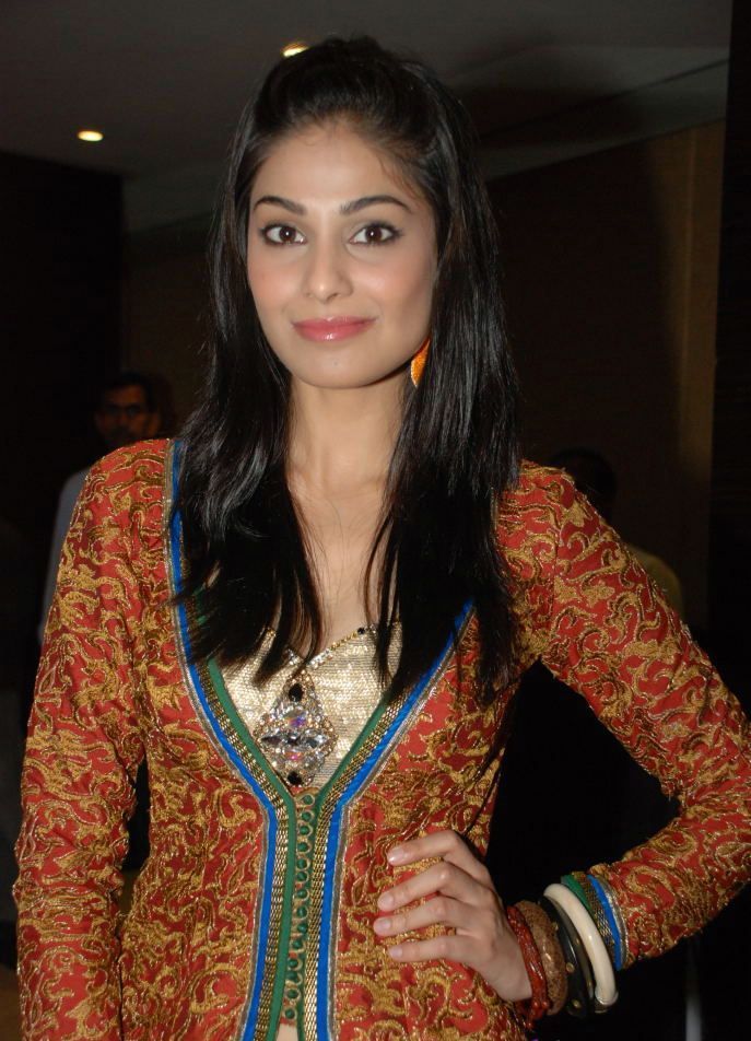 happy holi 2012: Pooja Gupta In Simplicity