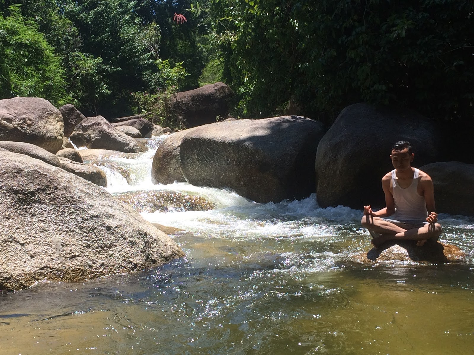 TRavel to noWhere: LATA RAMBUNG at SELAMA PERAK