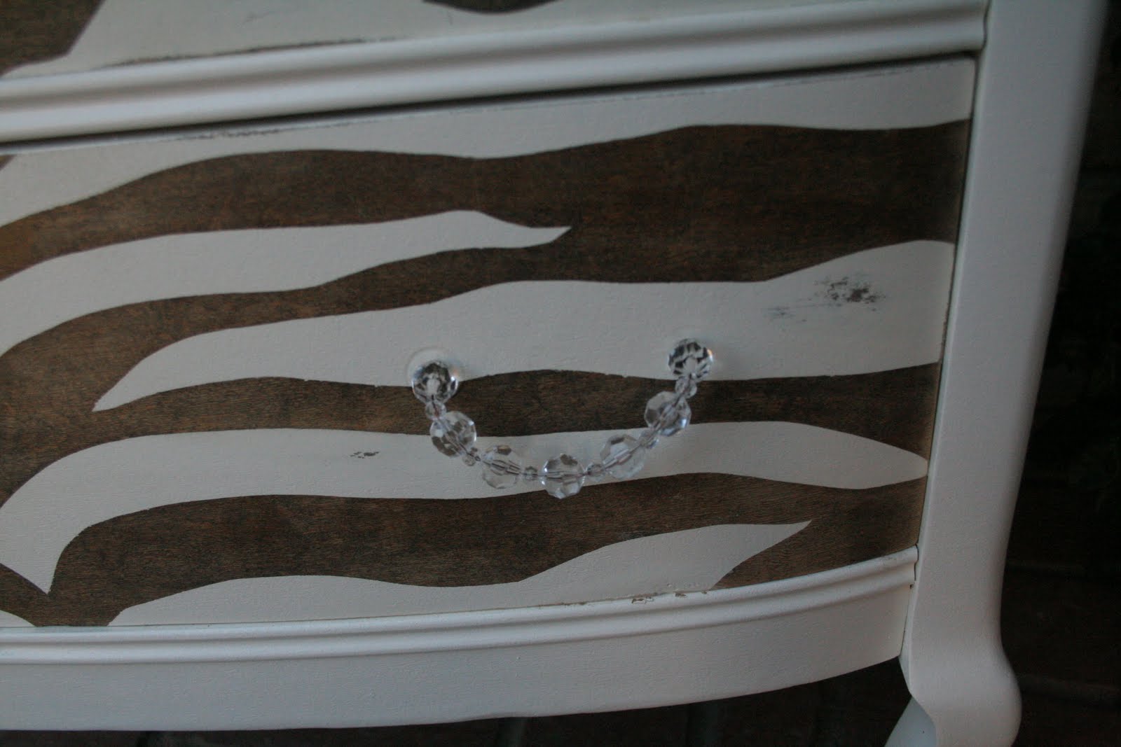 Kreative Knack: Peek-a-boo Zebra Chest of Drawers