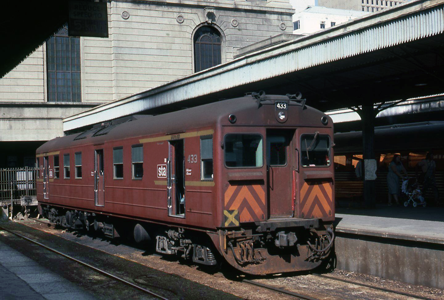 transpress nz: Adelaide 400 class 'Red Hen' railcar