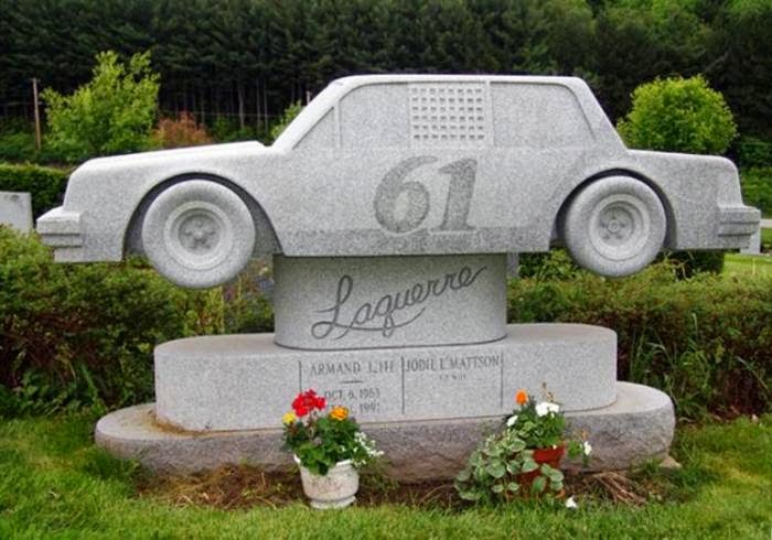 Strange and Bizarre Gravestones - Art'einsky