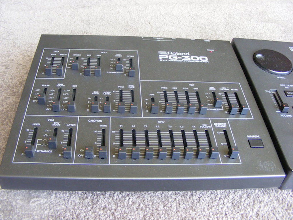 MATRIXSYNTH: ROLAND JUNO 1 + PG 300 PROGRAMMER