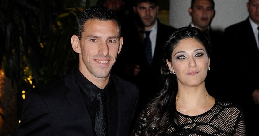 Diseño + Moda + Pasarela : EL LOOK DE MAXI RODRÍGUEZ Y SU ESPOSA ...