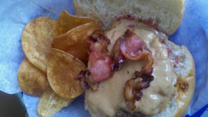 Tainted Palate: Best Burger in Naples - Lindburgers and Bottles Downtown