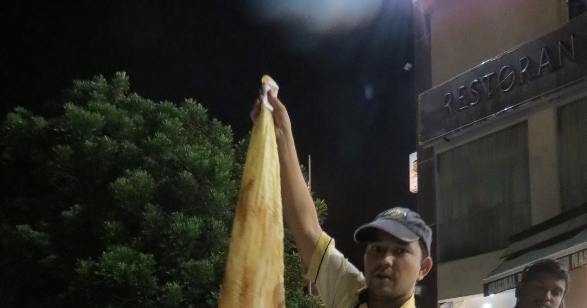 warna warni hidupku..............: Roti Tisu Giant, Betul-Betul Kayu.