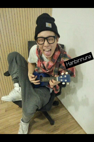 win 지금은 눈웃음 담당인 바비 과거 - 인스티즈(instiz) 이슈 카테고리