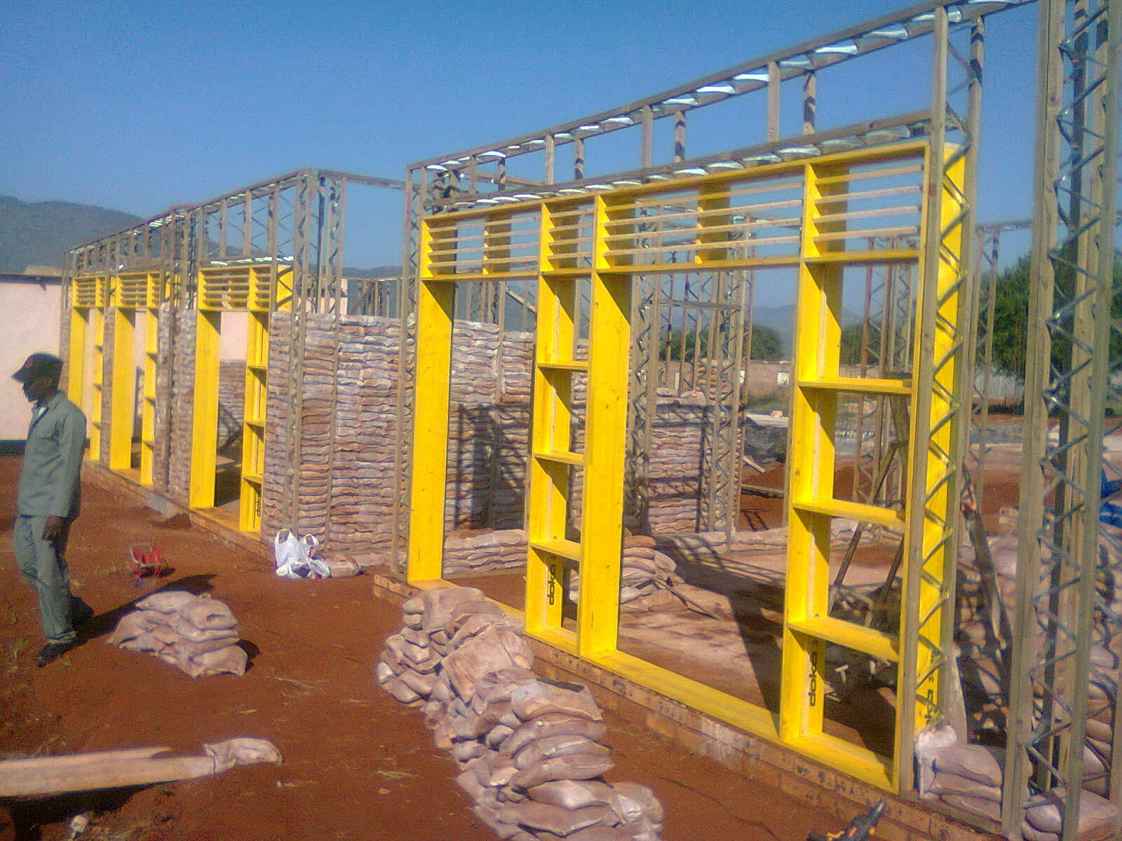 CAT - Child Aid Tubatse: . . . with the integration of the DOKA-frames ...